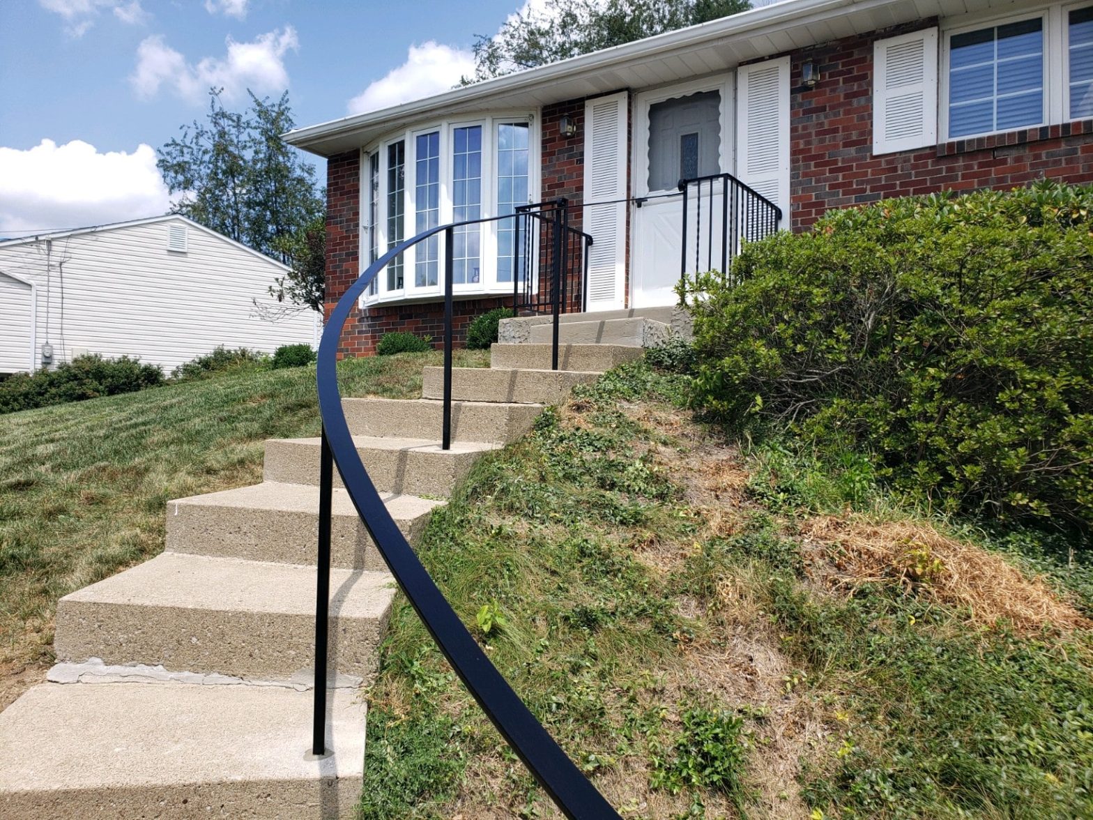 Curved Railing – Lux Iron Works