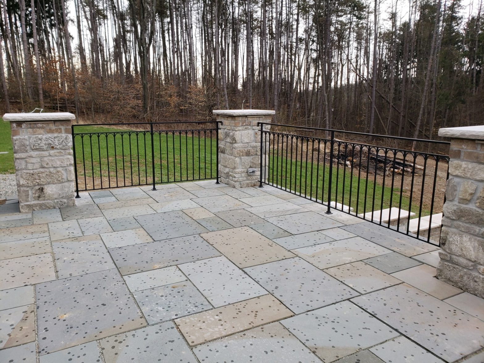 Picket Railing – Lux Iron Works